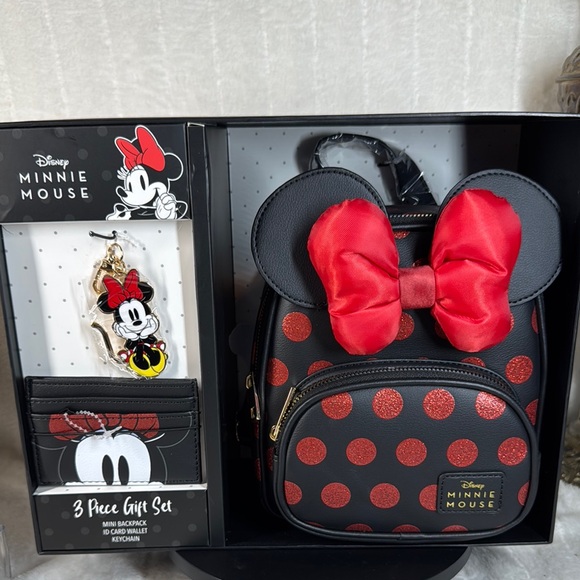 Disney | Bags | Disney Minnie Mouse 3piece Gift Set Mini Backpack Id ...
